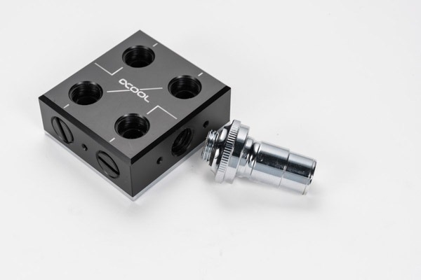 What are Quick Disconnect Fittings? | TITAN RIG PC Liquid Cooling Blog